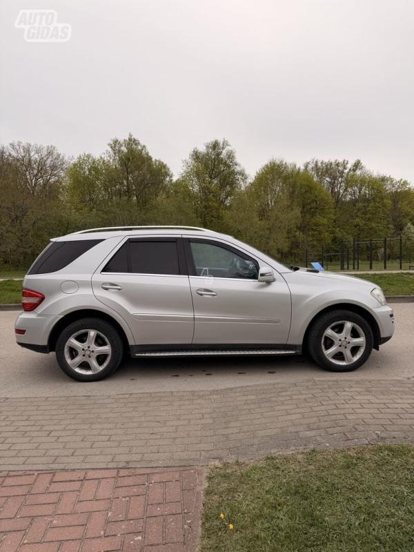 Pelēks Mercedes-Benz ML 350 2010 Viļņa, ar dzinēja tilpumu 3.50 L un nobraukumu 202 tūkst. km par 7500 €, foto 3 vietnē AUTOMOTO.COM.LV
