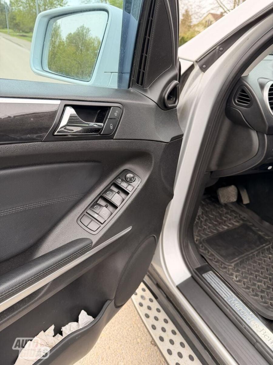 Pelēks Mercedes-Benz ML 350 2010 Viļņa, ar dzinēja tilpumu 3.50 L un nobraukumu 202 tūkst. km par 7500 €, foto 10 vietnē AUTOMOTO.COM.LV