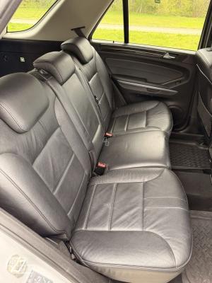 Pelēks Mercedes-Benz ML 350 2010 Viļņa, ar dzinēja tilpumu 3.50 L un nobraukumu 202 tūkst. km par 7500 €, foto 12 vietnē AUTOMOTO.COM.LV