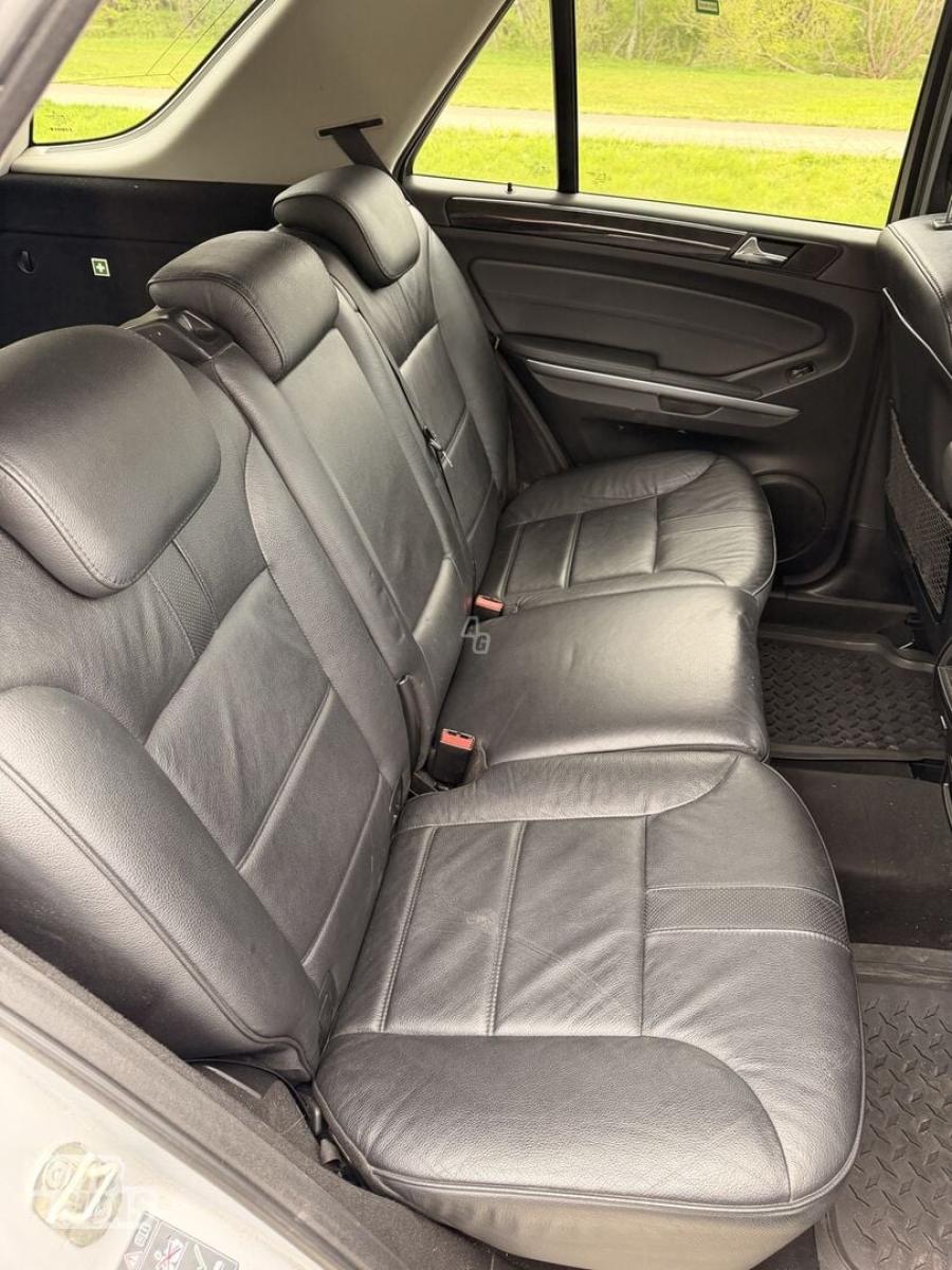 Pelēks Mercedes-Benz ML 350 2010 Viļņa, ar dzinēja tilpumu 3.50 L un nobraukumu 202 tūkst. km par 7500 €, foto 12 vietnē AUTOMOTO.COM.LV