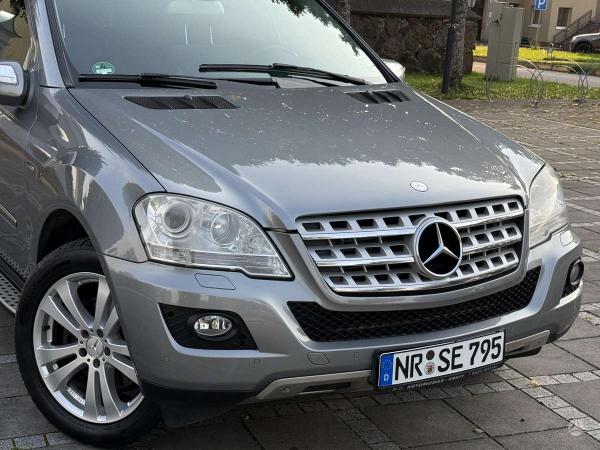 Pelēks Mercedes-Benz ML 350 2010 Kauņa, ar dzinēja tilpumu 3.00 L un nobraukumu 275 tūkst. km par 7650 €, foto 5 vietnē AUTOMOTO.COM.LV