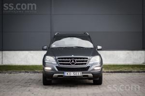 Pelēks Mercedes-Benz ML 350 2011 Rīga, ar dzinēja tilpumu 3.00 L un nobraukumu 322 tūkst. km par 9490 €, foto 2 vietnē AUTOMOTO.COM.LV