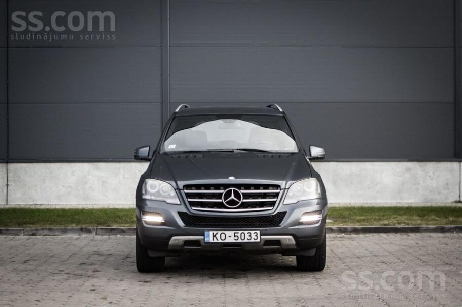 Pelēks Mercedes-Benz ML 350 2011 Rīga, ar dzinēja tilpumu 3.00 L un nobraukumu 322 tūkst. km par 9490 €, foto 2 vietnē AUTOMOTO.COM.LV