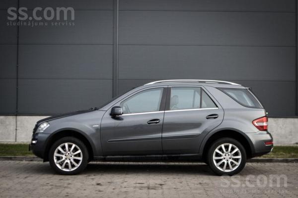 Pelēks Mercedes-Benz ML 350 2011 Rīga, ar dzinēja tilpumu 3.00 L un nobraukumu 322 tūkst. km par 9490 €, foto 4 vietnē AUTOMOTO.COM.LV
