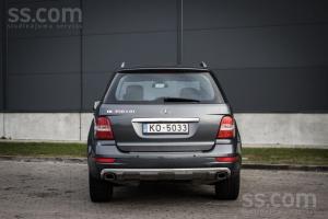 Pelēks Mercedes-Benz ML 350 2011 Rīga, ar dzinēja tilpumu 3.00 L un nobraukumu 322 tūkst. km par 9490 €, foto 8 vietnē AUTOMOTO.COM.LV