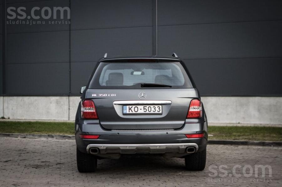 Pelēks Mercedes-Benz ML 350 2011 Rīga, ar dzinēja tilpumu 3.00 L un nobraukumu 322 tūkst. km par 9490 €, foto 8 vietnē AUTOMOTO.COM.LV