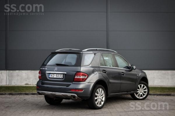Pelēks Mercedes-Benz ML 350 2011 Rīga, ar dzinēja tilpumu 3.00 L un nobraukumu 322 tūkst. km par 9490 €, foto 10 vietnē AUTOMOTO.COM.LV