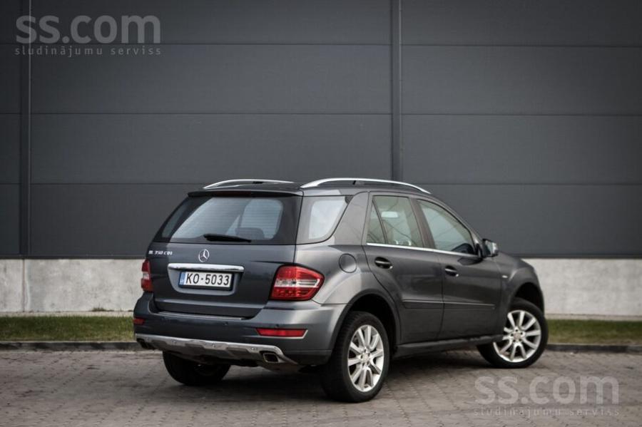 Pelēks Mercedes-Benz ML 350 2011 Rīga, ar dzinēja tilpumu 3.00 L un nobraukumu 322 tūkst. km par 9490 €, foto 10 vietnē AUTOMOTO.COM.LV