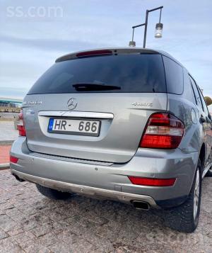 Pelēks Mercedes-Benz ML 350 2011 Ventspils, ar dzinēja tilpumu 3.00 L un nobraukumu 250 tūkst. km par 9000 €, foto 2 vietnē AUTOMOTO.COM.LV