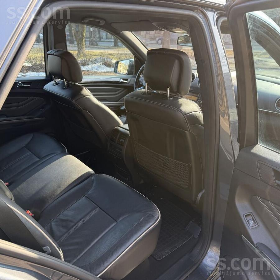 Pelēks Mercedes-Benz ML 350 2011 Rīga, ar dzinēja tilpumu 3.00 L un nobraukumu 323 tūkst. km par 7400 €, foto 9 vietnē AUTOMOTO.COM.LV