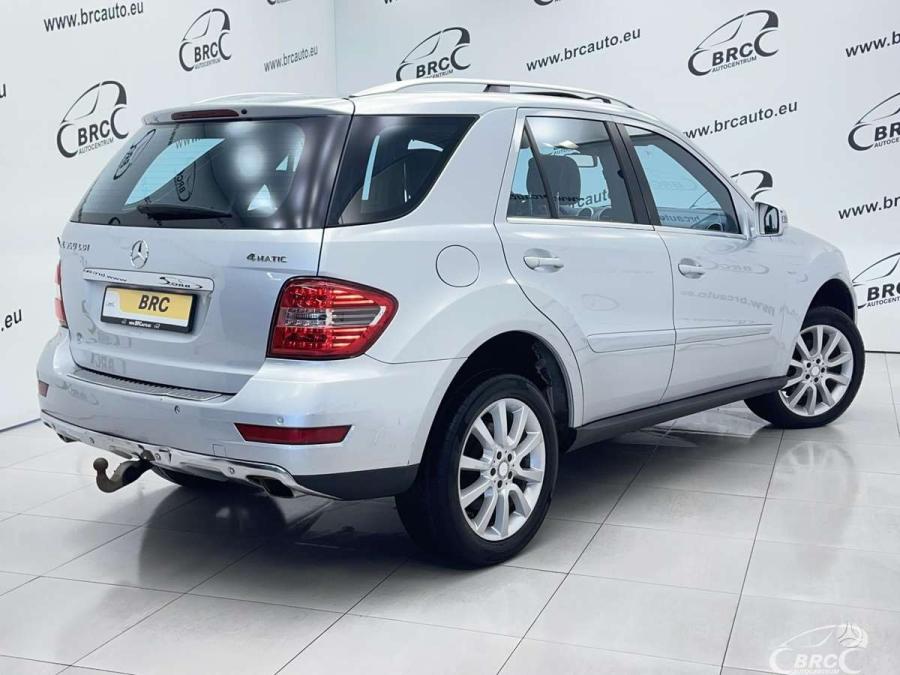 Grey Mercedes-Benz ML 350 2011 in Vilnius, with an engine capacity of 2.99 L and mileage of 394 thousand km for 6500 €, photo 4 on AUTOMOTO.COM.LV
