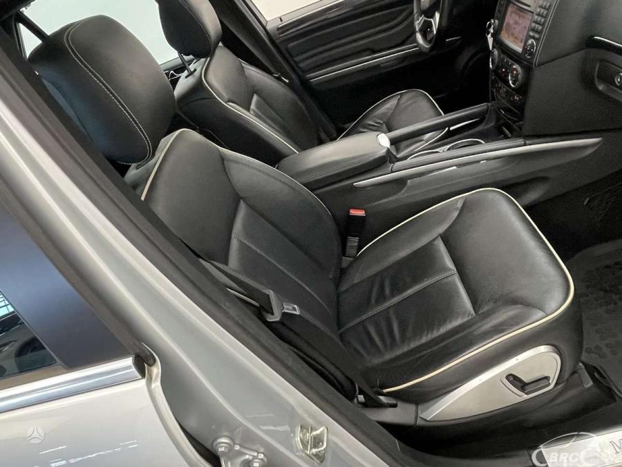 Grey Mercedes-Benz ML 350 2011 in Vilnius, with an engine capacity of 2.99 L and mileage of 394 thousand km for 6500 €, photo 7 on AUTOMOTO.COM.LV