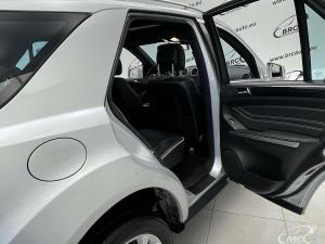 Grey Mercedes-Benz ML 350 2011 in Vilnius, with an engine capacity of 2.99 L and mileage of 394 thousand km for 6500 €, photo 14 on AUTOMOTO.COM.LV
