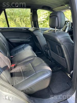 Pelēks Mercedes-Benz ML 350 2011 Rīga, ar dzinēja tilpumu 3.00 L un nobraukumu 279 tūkst. km par 10100 €, foto 6 vietnē AUTOMOTO.COM.LV
