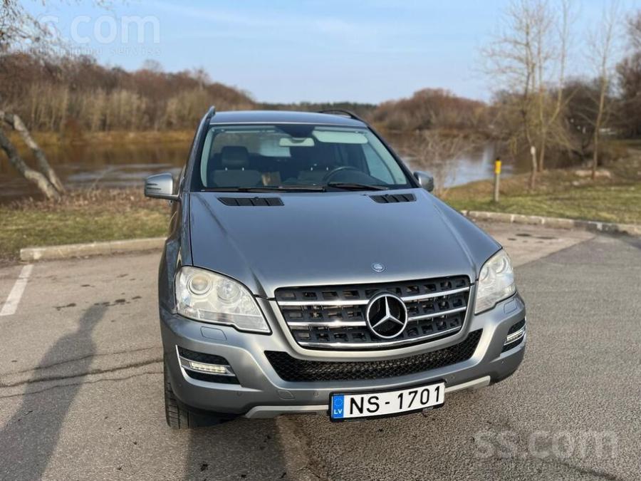 Серый Мерседес МЛ 350 2011 в Рига, объемом двигателя 3.00 л и пробегом 323 тыс. км за 7000 €, фото 1 на AUTOMOTO.COM.LV