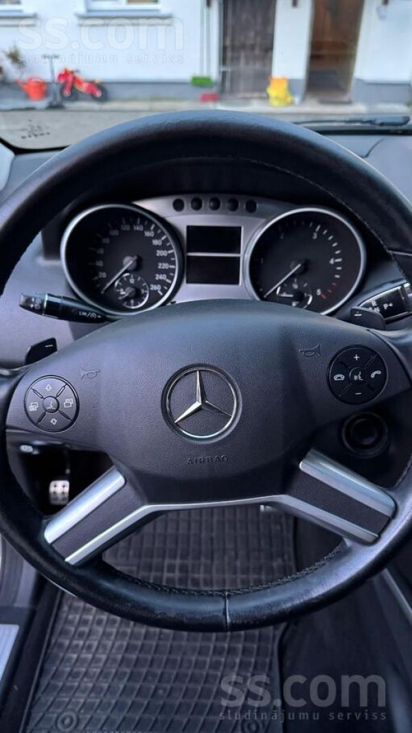 Pelēks Mercedes-Benz ML 350 2011 Rīga, ar dzinēja tilpumu 3.00 L un nobraukumu 323 tūkst. km par 7000 €, foto 6 vietnē AUTOMOTO.COM.LV
