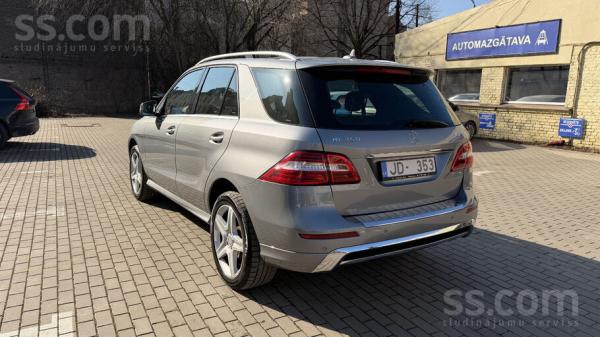 Pelēks Mercedes-Benz ML 350 2011 Rīga, ar dzinēja tilpumu 3.00 L un nobraukumu 154 tūkst. km par 18500 €, foto 9 vietnē AUTOMOTO.COM.LV