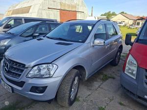 Pelēks Mercedes-Benz ML 350 2011 Šauļi, ar dzinēja tilpumu 3.00 L un nobraukumu 317 tūkst. km par 3700 €, foto 3 vietnē AUTOMOTO.COM.LV