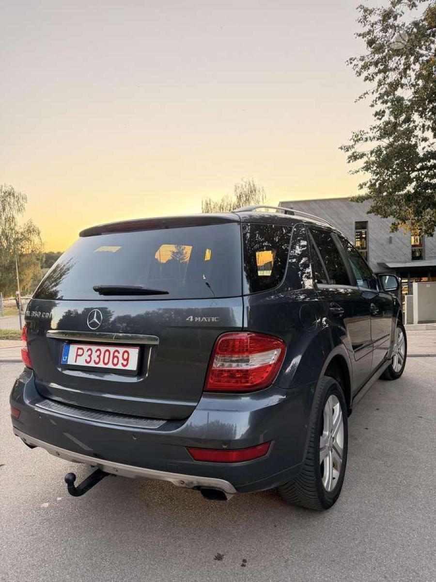 Grey Mercedes-Benz ML 350 2011 in Kaunas, with an engine capacity of 2.99 L and mileage of 281 thousand km for 8350 €, photo 5 on AUTOMOTO.COM.LV