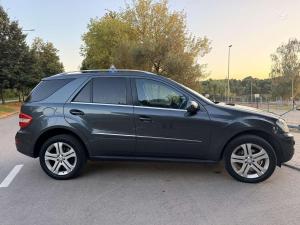 Grey Mercedes-Benz ML 350 2011 in Kaunas, with an engine capacity of 2.99 L and mileage of 281 thousand km for 8350 €, photo 6 on AUTOMOTO.COM.LV