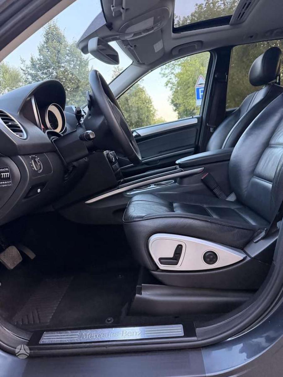 Grey Mercedes-Benz ML 350 2011 in Kaunas, with an engine capacity of 2.99 L and mileage of 281 thousand km for 8350 €, photo 9 on AUTOMOTO.COM.LV