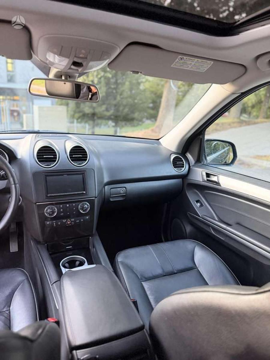 Grey Mercedes-Benz ML 350 2011 in Kaunas, with an engine capacity of 2.99 L and mileage of 281 thousand km for 8350 €, photo 10 on AUTOMOTO.COM.LV