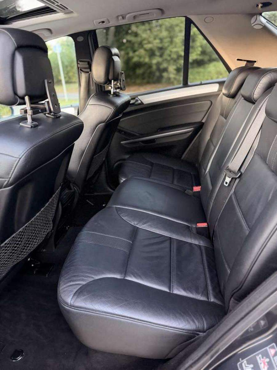 Grey Mercedes-Benz ML 350 2011 in Kaunas, with an engine capacity of 2.99 L and mileage of 281 thousand km for 8350 €, photo 11 on AUTOMOTO.COM.LV