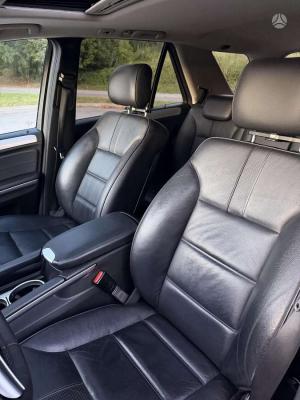 Grey Mercedes-Benz ML 350 2011 in Kaunas, with an engine capacity of 2.99 L and mileage of 281 thousand km for 8350 €, photo 12 on AUTOMOTO.COM.LV