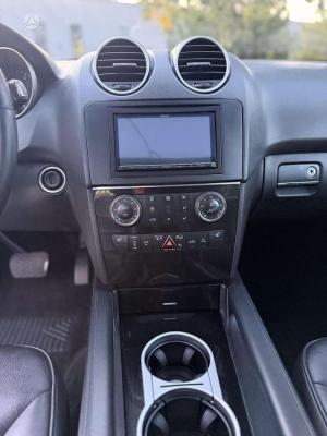 Grey Mercedes-Benz ML 350 2011 in Kaunas, with an engine capacity of 2.99 L and mileage of 281 thousand km for 8350 €, photo 19 on AUTOMOTO.COM.LV