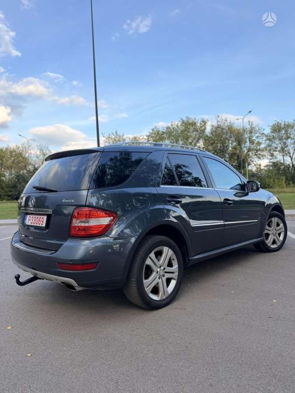 Мерседес МЛ 350 2011 в Каунас на AUTOMOTO.COM.LV Серый Мерседес МЛ 350 2011 в Каунас, объемом двигателя 2.99 л и пробегом 281 тыс. км за 8350 €, фото 4 на AUTOMOTO.COM.LV