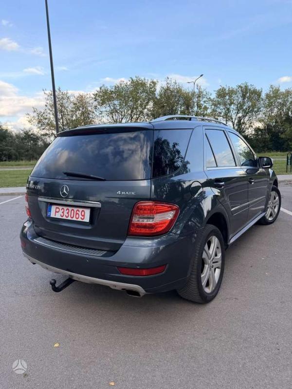 Мерседес МЛ 350 2011 в Каунас на AUTOMOTO.COM.LV Серый Мерседес МЛ 350 2011 в Каунас, объемом двигателя 2.99 л и пробегом 281 тыс. км за 8350 €, фото 5 на AUTOMOTO.COM.LV