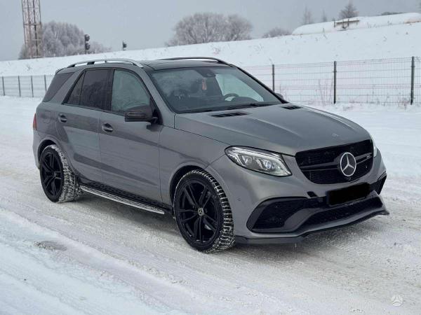 Grey Mercedes-Benz ML 350 2012 in Vilnius, with an engine capacity of 0.00 L and mileage of 424 thousand km for 21100 €, photo 1 on AUTOMOTO.COM.LV