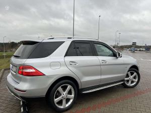 Grey Mercedes-Benz ML 350 2012 in Vilnius, with an engine capacity of 2.99 L and mileage of 240 thousand km for 14500 €, photo 5 on AUTOMOTO.COM.LV