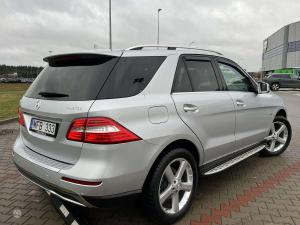Grey Mercedes-Benz ML 350 2012 in Vilnius, with an engine capacity of 2.99 L and mileage of 240 thousand km for 14500 €, photo 6 on AUTOMOTO.COM.LV