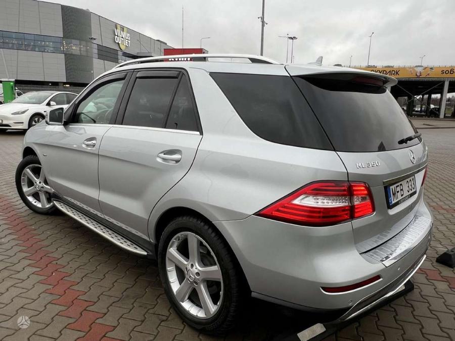 Grey Mercedes-Benz ML 350 2012 in Vilnius, with an engine capacity of 2.99 L and mileage of 240 thousand km for 14500 €, photo 10 on AUTOMOTO.COM.LV