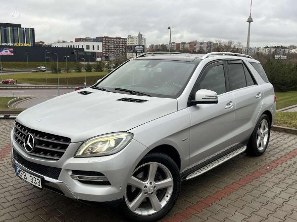 Pelēks Mercedes-Benz ML 350 2012 Viļņa, ar dzinēja tilpumu 2.99 L un nobraukumu 240 tūkst. km par 14500 €, foto 11 vietnē AUTOMOTO.COM.LV