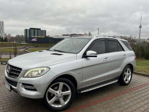 Grey Mercedes-Benz ML 350 2012 in Vilnius, with an engine capacity of 2.99 L and mileage of 240 thousand km for 14500 €, photo 13 on AUTOMOTO.COM.LV