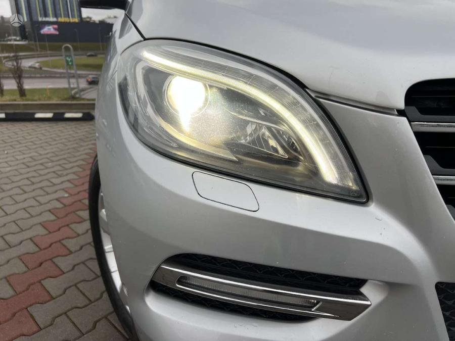 Grey Mercedes-Benz ML 350 2012 in Vilnius, with an engine capacity of 2.99 L and mileage of 240 thousand km for 14500 €, photo 19 on AUTOMOTO.COM.LV