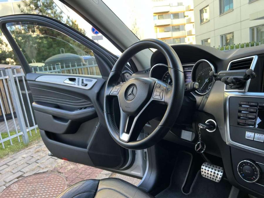 Grey Mercedes-Benz ML 350 2012 in Vilnius, with an engine capacity of 2.99 L and mileage of 240 thousand km for 14500 €, photo 25 on AUTOMOTO.COM.LV
