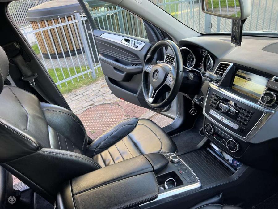 Grey Mercedes-Benz ML 350 2012 in Vilnius, with an engine capacity of 2.99 L and mileage of 240 thousand km for 14500 €, photo 27 on AUTOMOTO.COM.LV