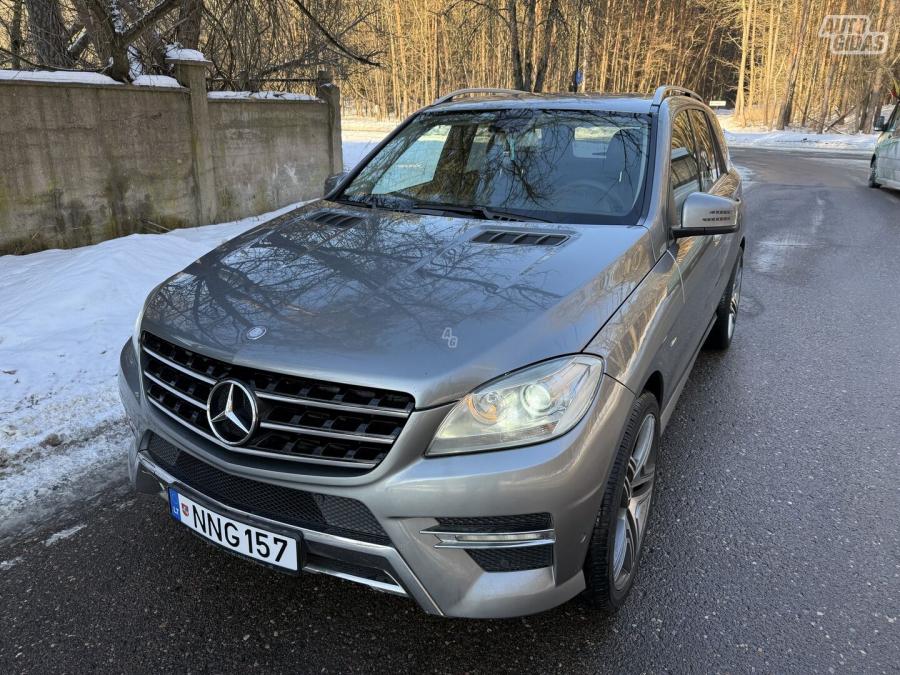 Pelēks Mercedes-Benz ML 350 2012 Alīta, ar dzinēja tilpumu 3.00 L un nobraukumu 281 tūkst. km par 10800 €, foto 1 vietnē AUTOMOTO.COM.LV