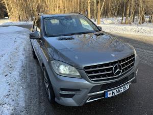 Pelēks Mercedes-Benz ML 350 2012 Alīta, ar dzinēja tilpumu 3.00 L un nobraukumu 281 tūkst. km par 10800 €, foto 3 vietnē AUTOMOTO.COM.LV
