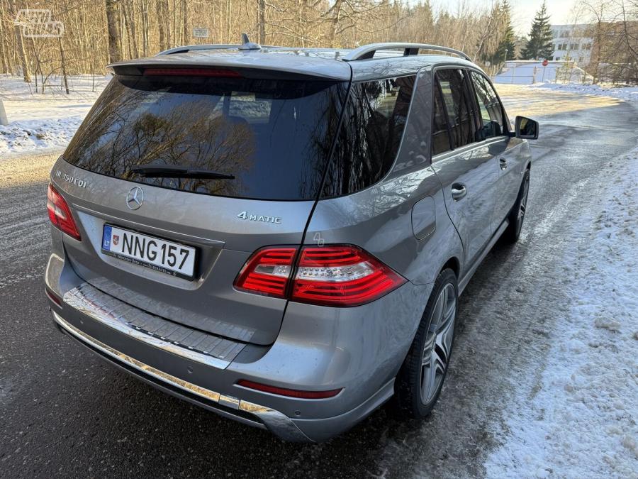 Pelēks Mercedes-Benz ML 350 2012 Alīta, ar dzinēja tilpumu 3.00 L un nobraukumu 281 tūkst. km par 10800 €, foto 8 vietnē AUTOMOTO.COM.LV