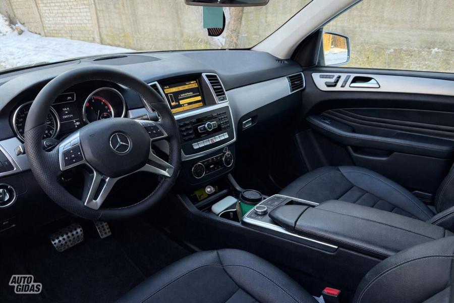 Pelēks Mercedes-Benz ML 350 2012 Alīta, ar dzinēja tilpumu 3.00 L un nobraukumu 281 tūkst. km par 10800 €, foto 12 vietnē AUTOMOTO.COM.LV