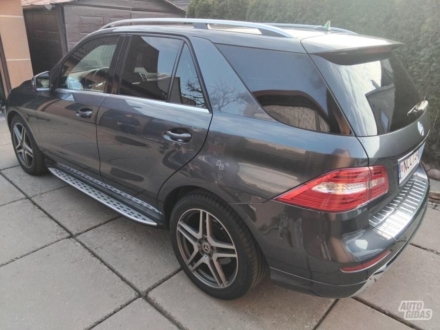 Grey Mercedes-Benz ML 350 2012 in Kaunas, with an engine capacity of 3.00 L and mileage of 191 thousand km for 17700 €, photo 4 on AUTOMOTO.COM.LV