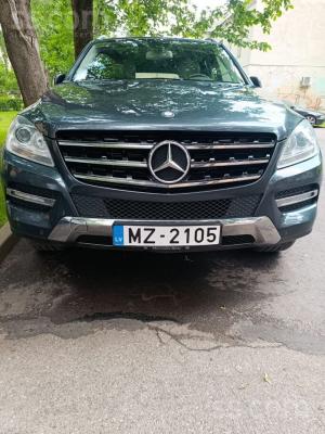 Pelēks Mercedes-Benz ML 350 2012 Daugavpils, ar dzinēja tilpumu 3.00 L un nobraukumu 308 tūkst. km par 13300 €, foto 10 vietnē AUTOMOTO.COM.LV