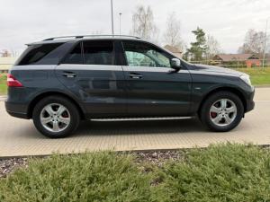 Grey Mercedes-Benz ML 350 2012 in Riga, with an engine capacity of 3.00 L and mileage of 358 thousand km for 12150 €, photo 3 on AUTOMOTO.COM.LV