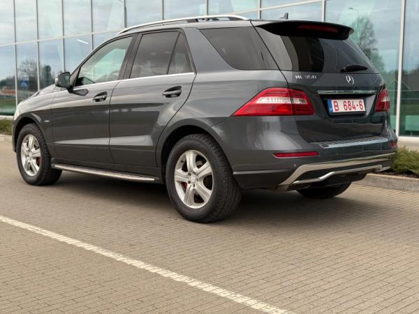 Pelēks Mercedes-Benz ML 350 2012 Rīga, ar dzinēja tilpumu 3.00 L un nobraukumu 358 tūkst. km par 12150 €, foto 4 vietnē AUTOMOTO.COM.LV