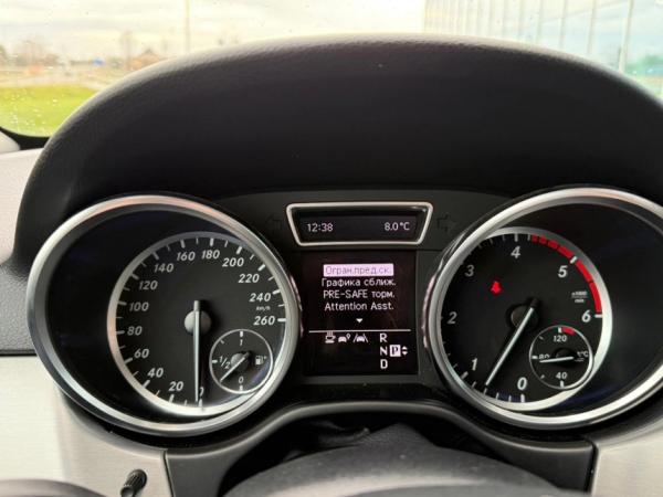 Pelēks Mercedes-Benz ML 350 2012 Rīga, ar dzinēja tilpumu 3.00 L un nobraukumu 358 tūkst. km par 12150 €, foto 8 vietnē AUTOMOTO.COM.LV
