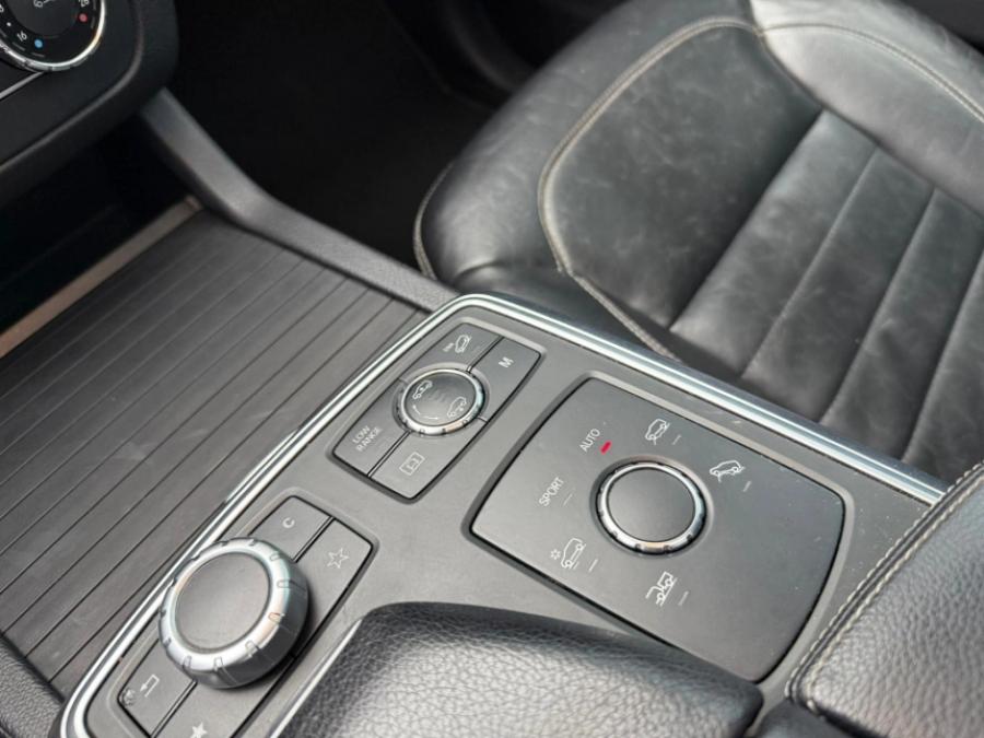 Grey Mercedes-Benz ML 350 2012 in Riga, with an engine capacity of 3.00 L and mileage of 358 thousand km for 12150 €, photo 20 on AUTOMOTO.COM.LV